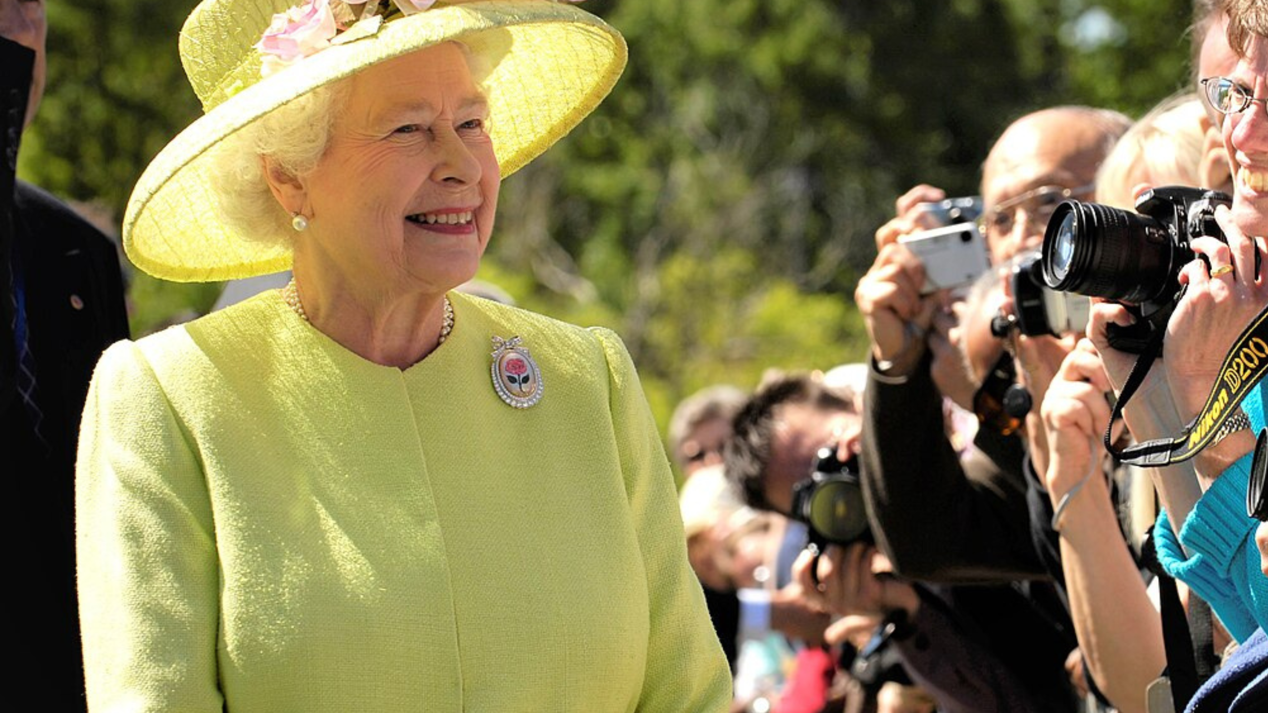 Queen Elizabeth II's Enduring Style: The Fashion Legacy That Still ...